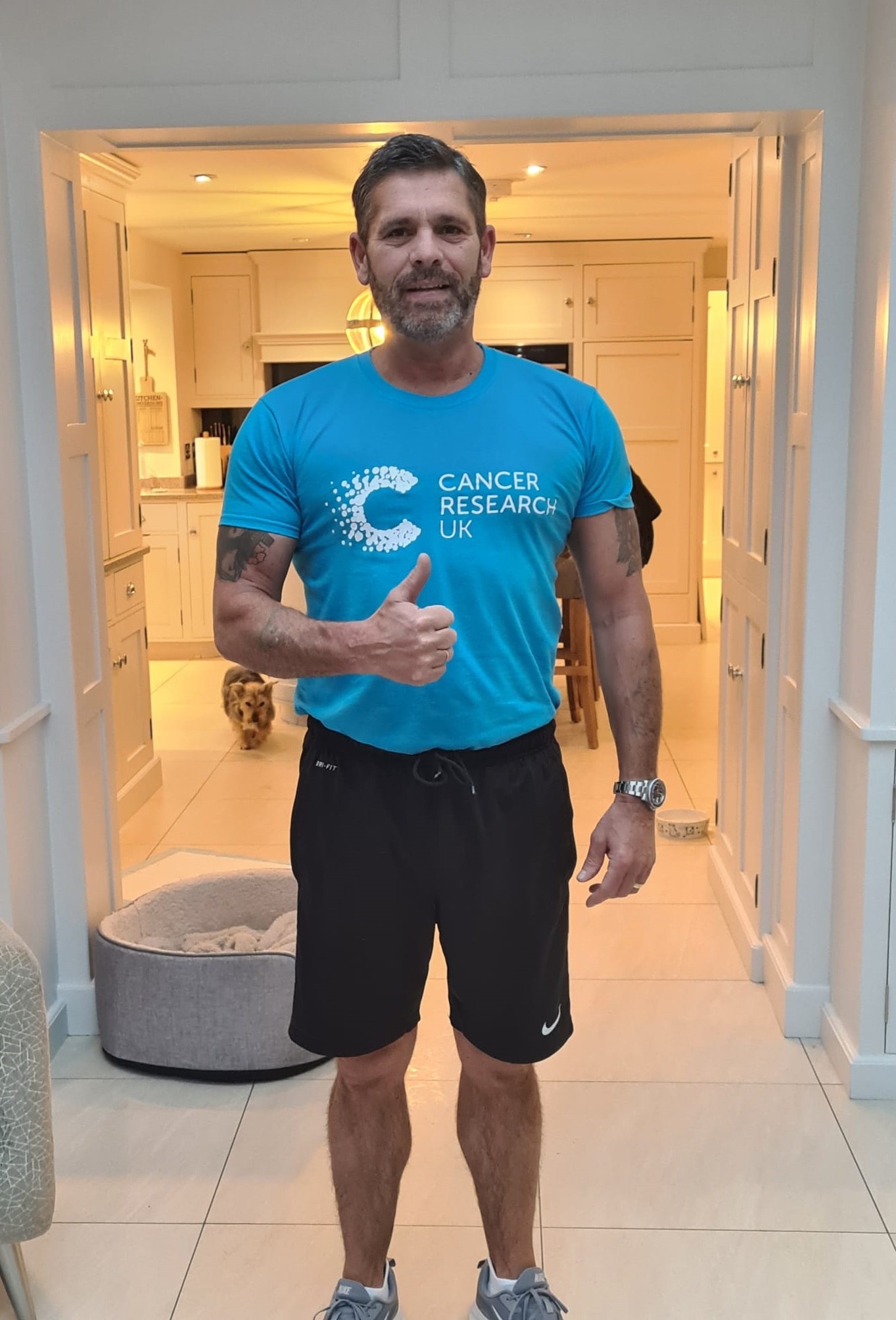 Mark Hindley Completes Push Up Challenge for Cancer Research UK ...